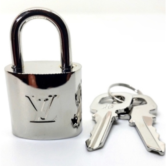 Louis Vuitton | Jewelry | Authentic Louis Vuitton Lv Silver Lock 2 Keys ...